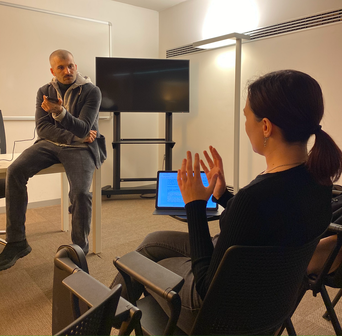 Threads: le note vocali come ponte tra brand e community | by Miriana Bini | Innovation Eye | Medium