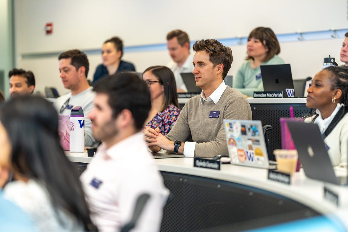 How Foster’s Hybrid MBA Shapes Leaders and Inspires Growth | Foster ...