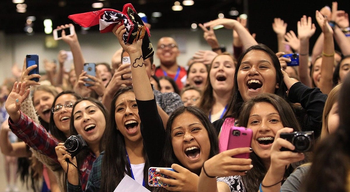 A Sociological Perspective on Celebrity and Celebrity Worship | by ...