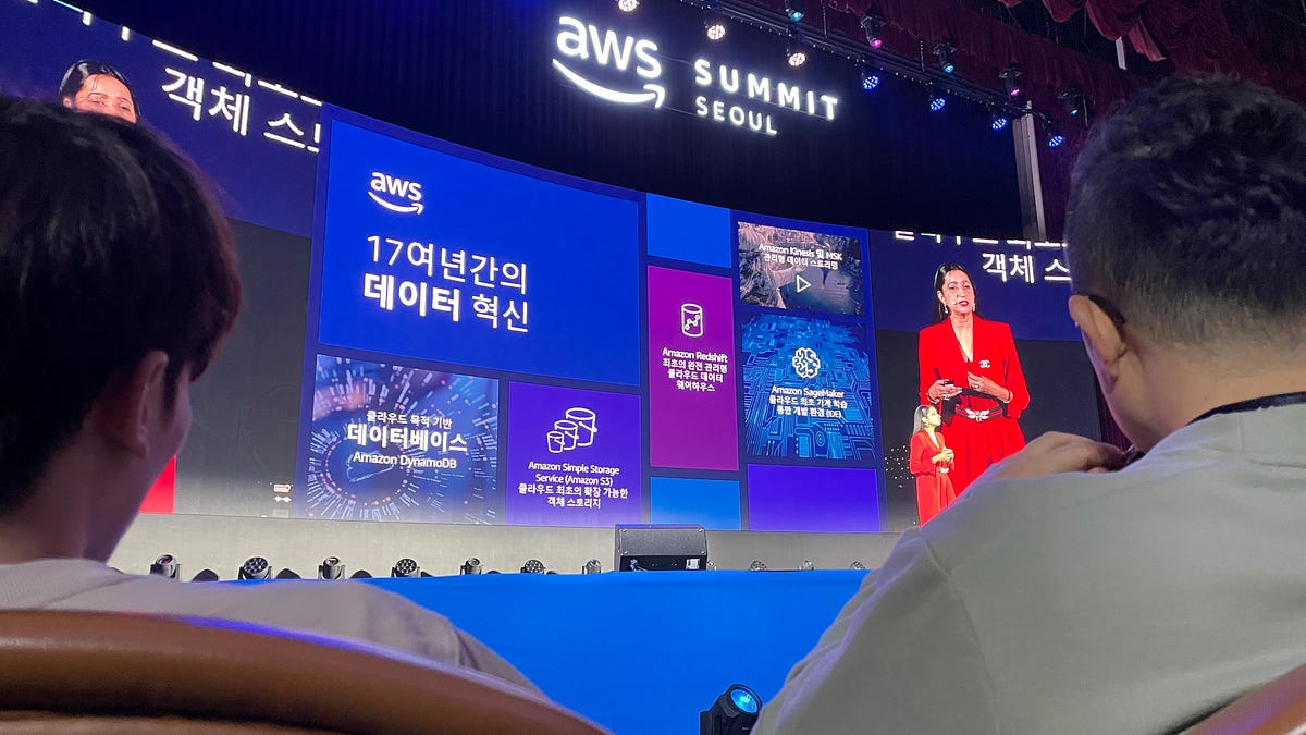 TIJ: Attending AWS Summit Seoul as a Business student. | by Jeonghun Hwang | Medium