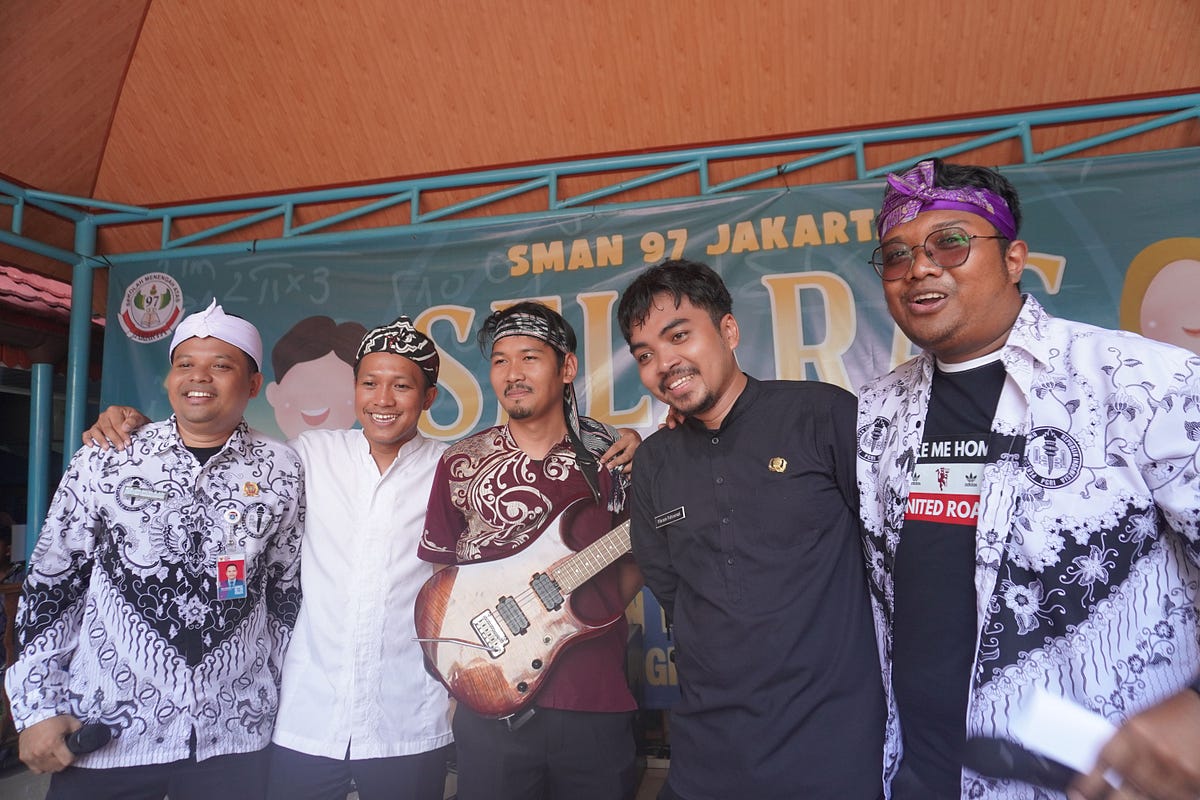 Lewat SELARAS, SMAN 97 Jakarta Peringati Hari Guru 2025 | by Lensa SMAN ...