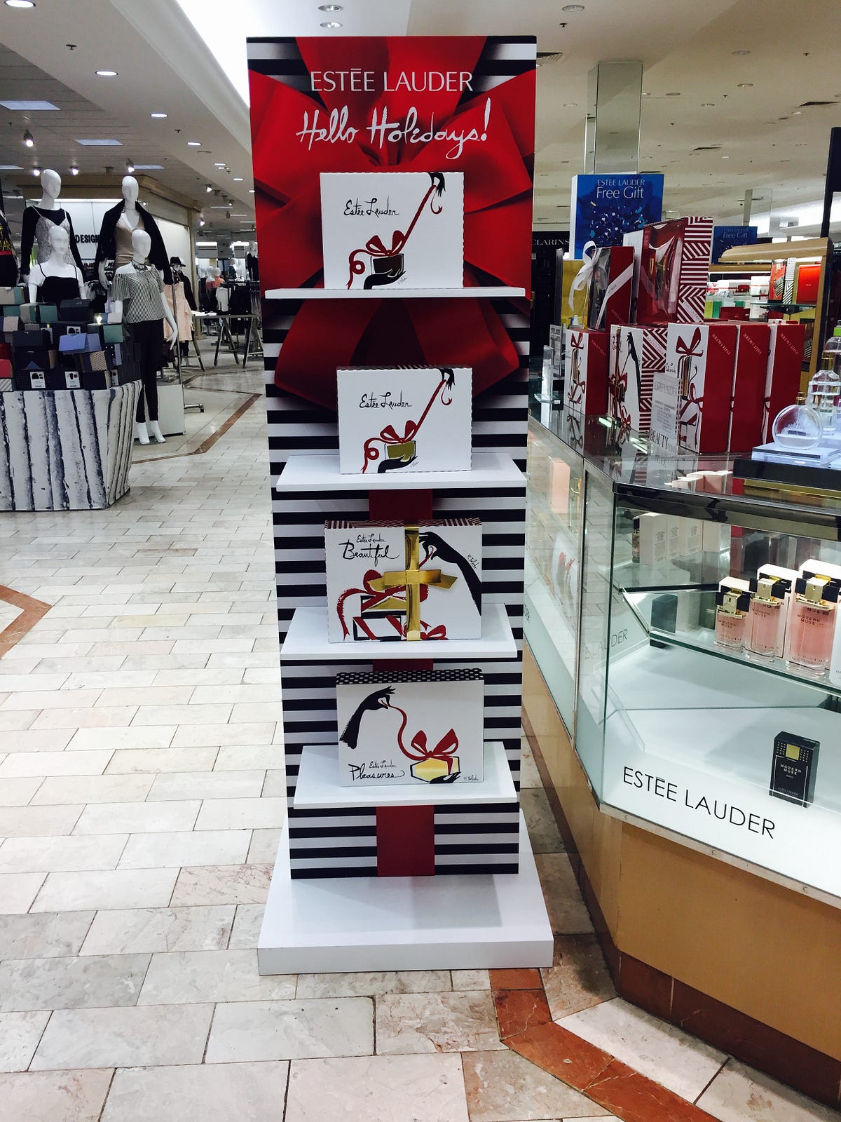 Retail signage displays - Velement World Wide - Medium