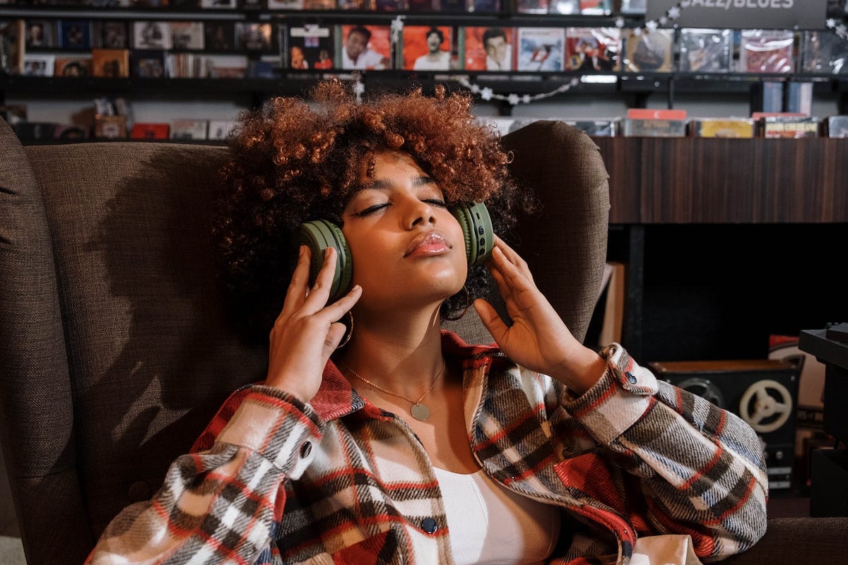 The Benefits of Binaural Beats for Mental Health | by Ivan Alsina ...