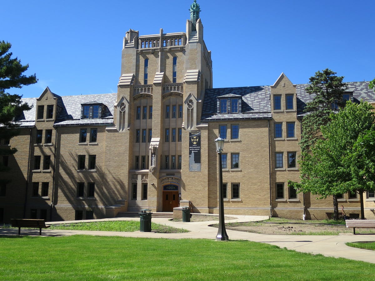 30 Brief Tips for College Students | by Bob Gibbons | Medium