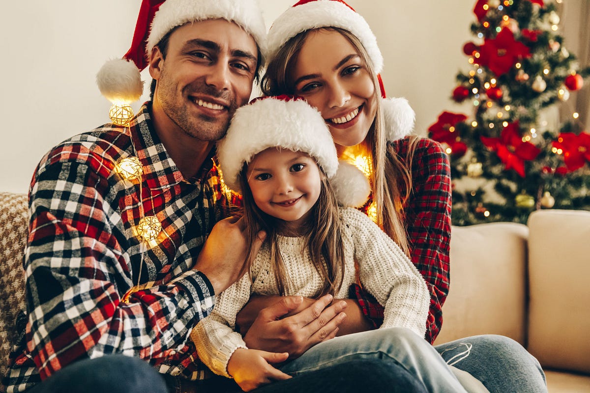 7 Important Tips For Taking A Christmas Family Portrait | by Kristy ...