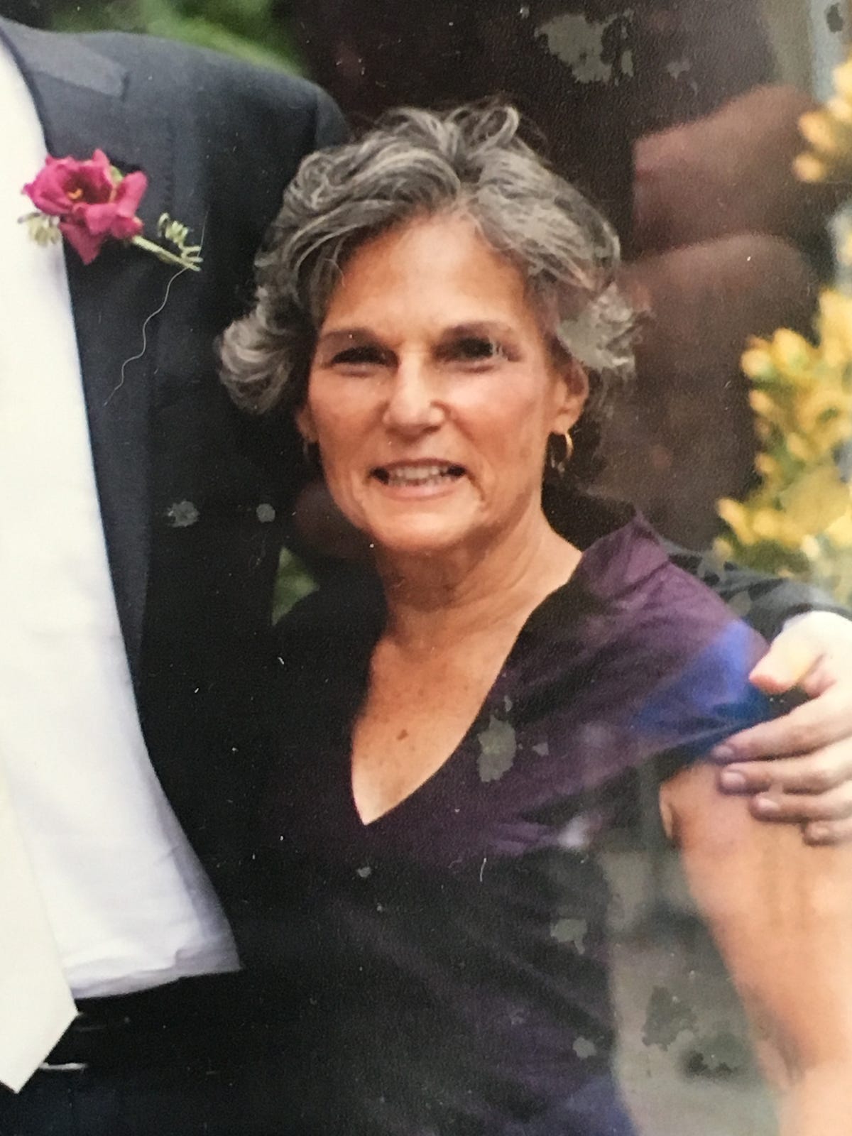 My Mom’s Vacant Eyes — Living with Alzheimer’s Disease | by Jon Henes | Medium