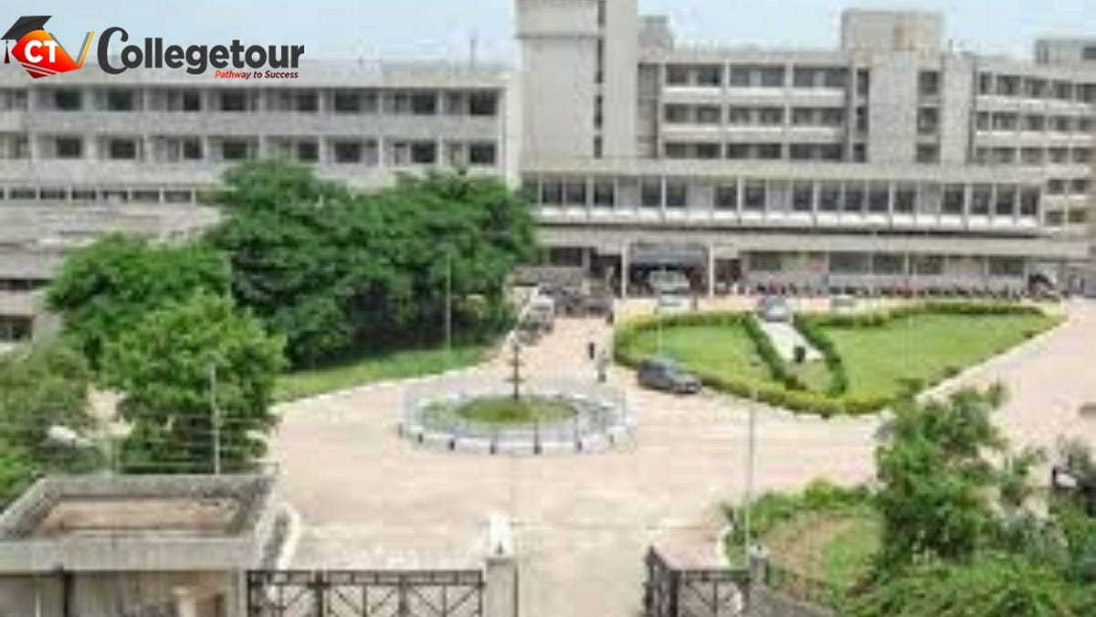 APS University - Poonammaantech - Medium