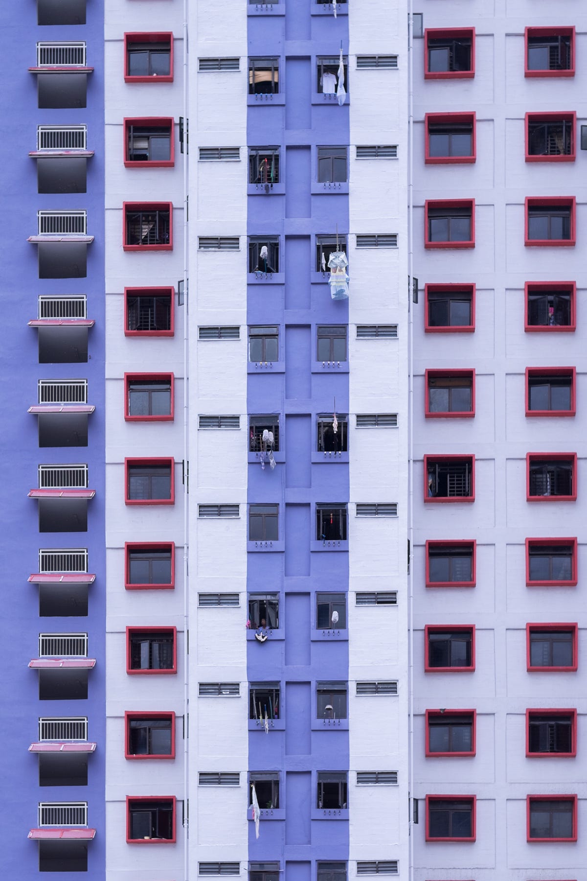 Good fences and good neighbours. Comparisons of Singapore and Sri Lanka ...