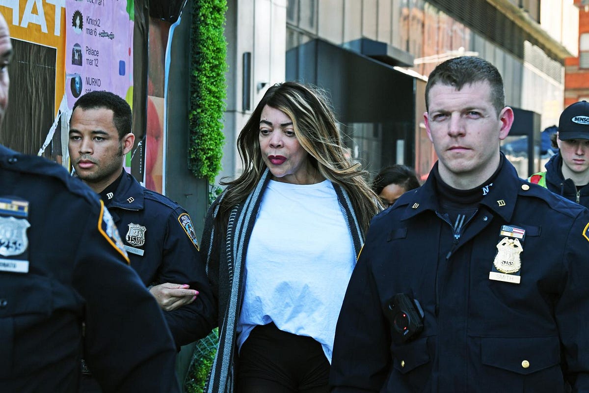 Wendy Williams Rushed to Hospital in Ambulance After Plea for Help in ...