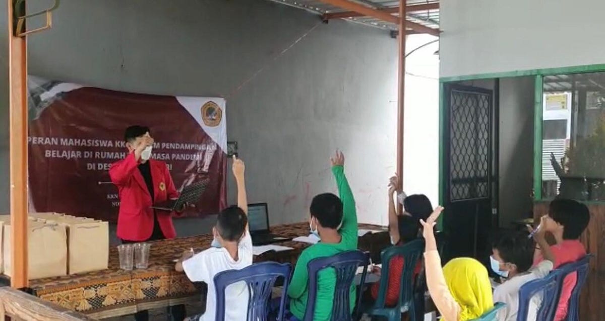 PERAN MAHASISWA KKN DALAM PENDAMPINGAN BELAJAR DI RUMAH PADA MASA ...