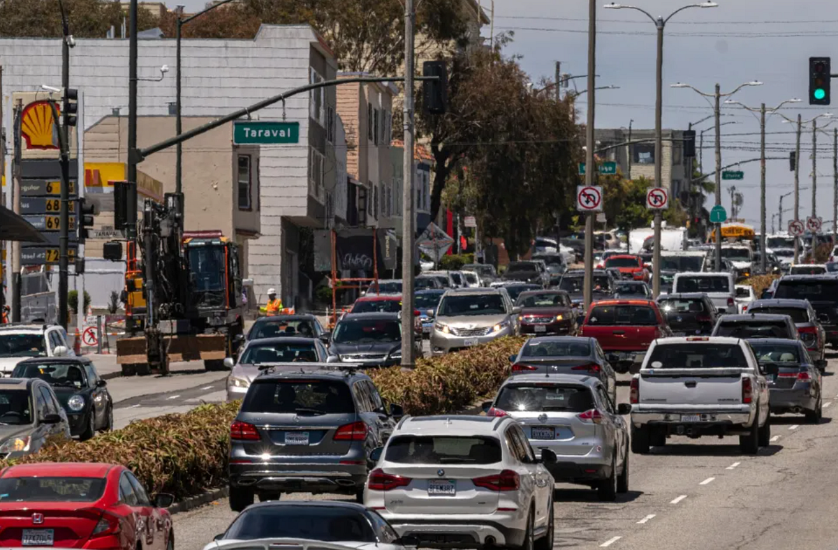 Why Do Big Cities Have Traffic Congestion? | by Brian Adam | City Life ...