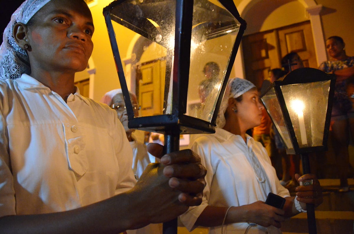 O Cardeal Sarah e o Papa. A cara real da Igreja | by Carlos Ramalhete ...
