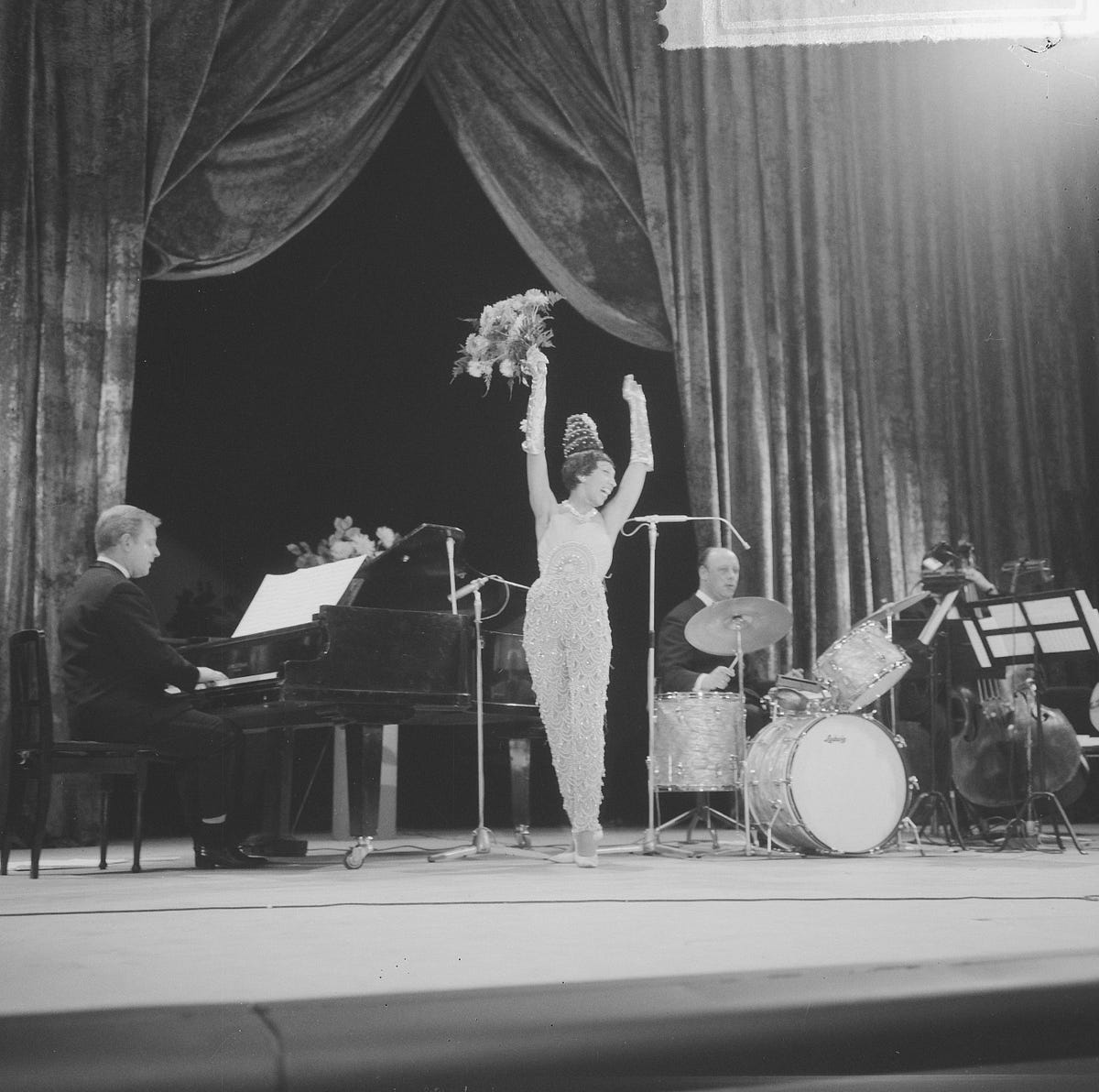The Spy Singer Who Revealed Nazi Secrets to the Allies In Invisible Ink ...