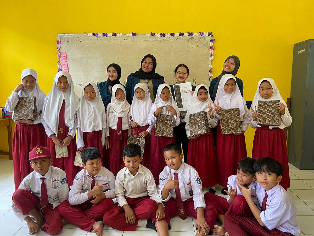 Mahasiswa KKN Tim 1 UNDIP di Temanggung Membantu Murid SD untuk Memahami Matematika Melalui ...