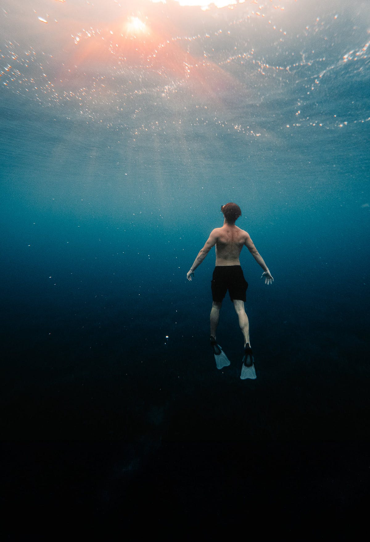 The ocean’s grandeur, a tale untold - Daily Poems 🫀 - Medium