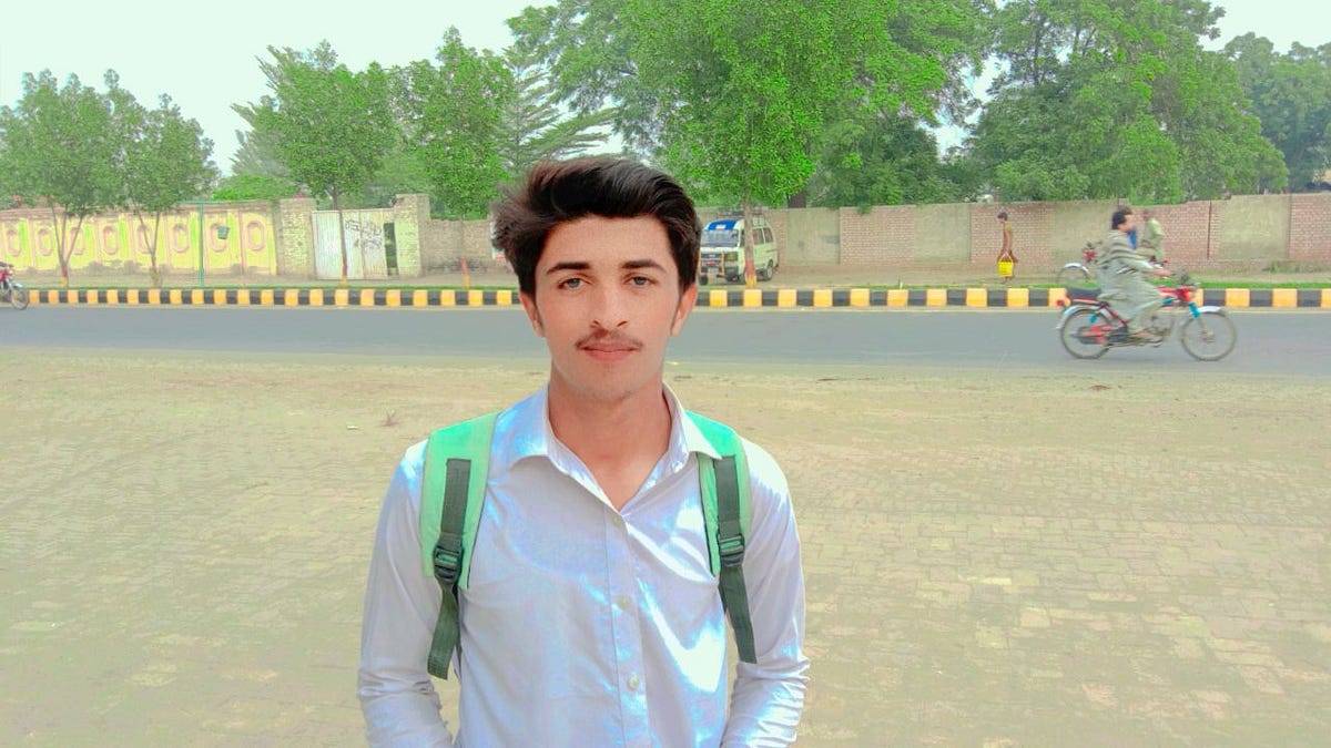 Mehboob Ahmad. 𝗠𝗲𝗵𝗯𝗼𝗼𝗯 𝗔𝗵𝗺𝗮𝗱: 𝗔 𝗿𝗮𝘆… | by PTK News | Mar, 2024 | Medium