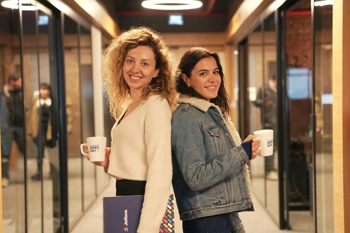 6 Reasons Why Making Friends At Work Is Risky | by Suddenly Thirty | Medium
