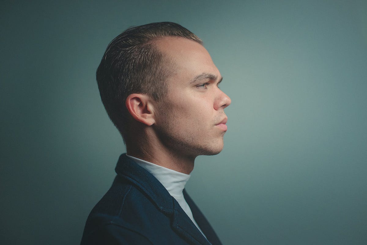 WHAT TO WEAR FOR PROFESSIONAL HEADSHOTS | by Eden Mitelman | Medium