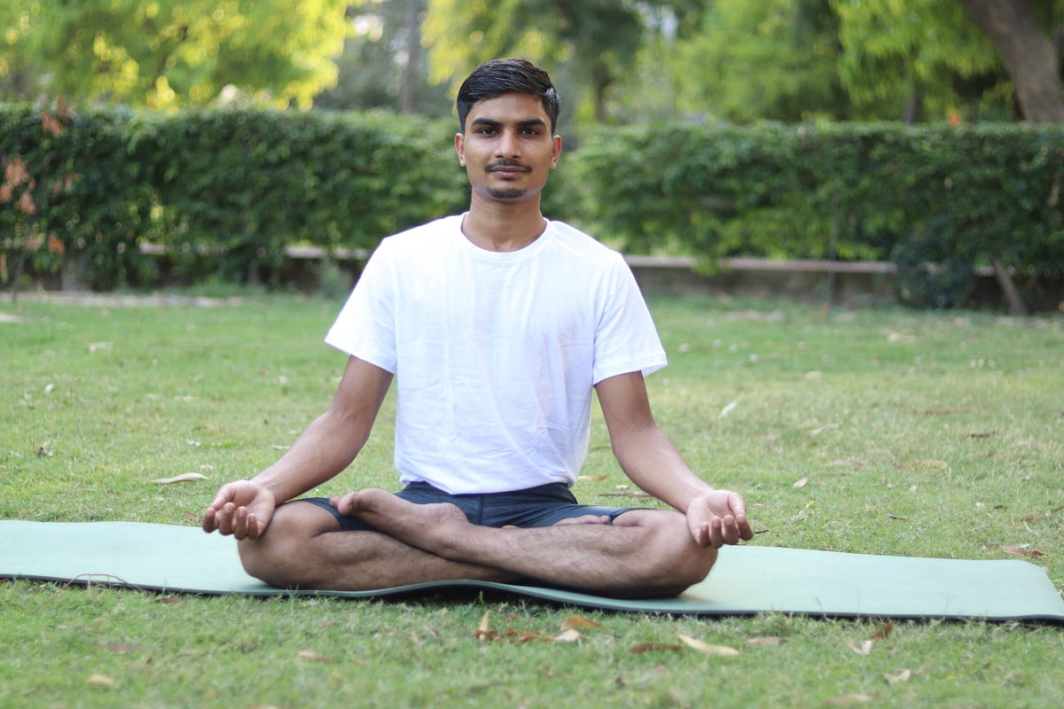 Virtual Vinyasa: Unitinng Mind and Body-online-regular-yoga-class | by ...
