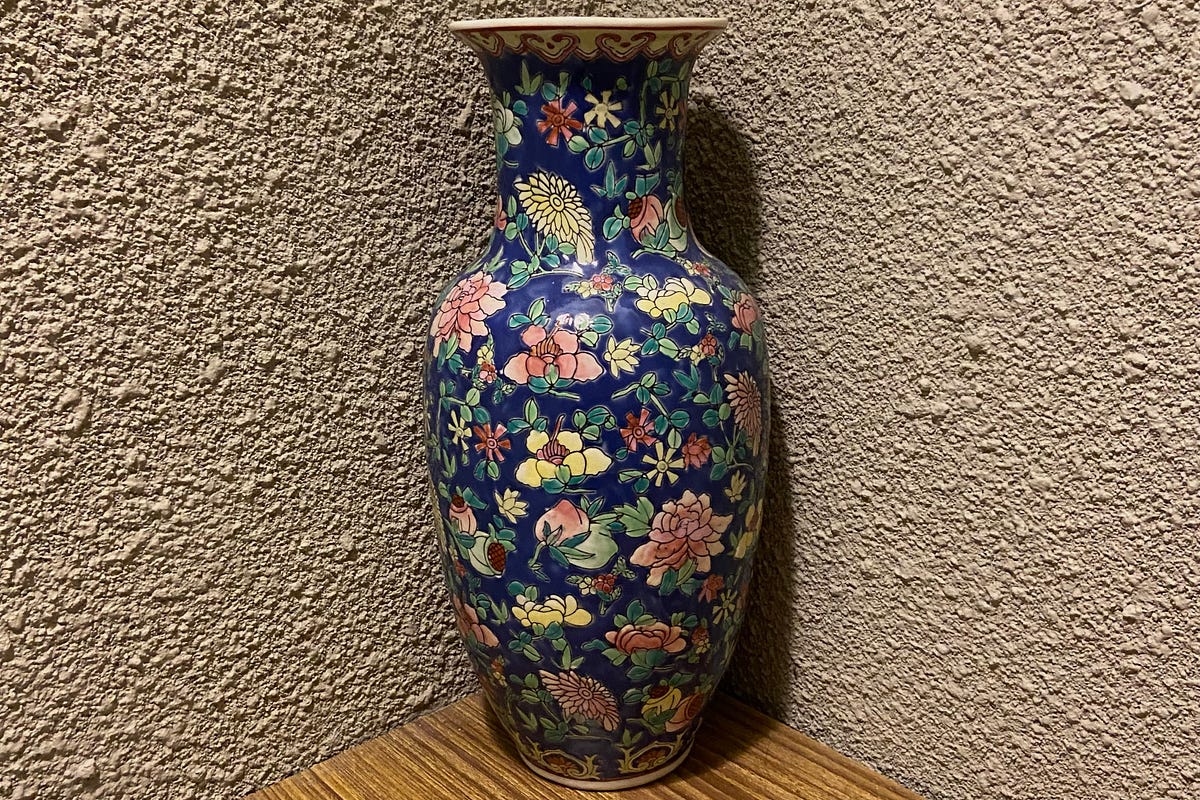 Secarik Kertas di Meja Makan | by thira | May, 2024 | Medium