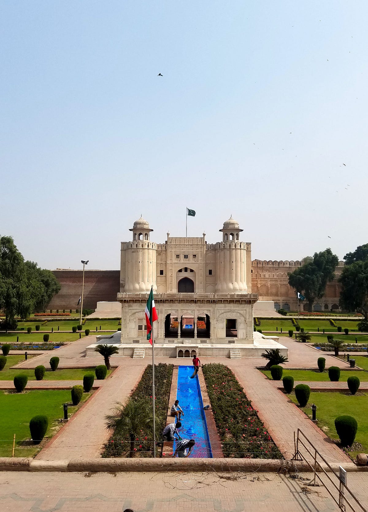 Lahore Fort: A Glimpse into Mughal Grandeur | by Danyal Shani | Nov ...