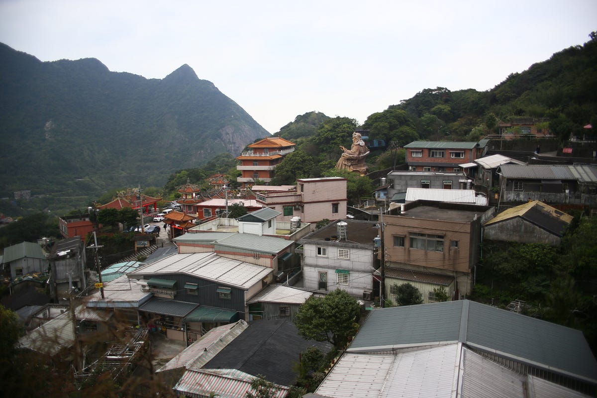 Which Python packages help me most in 300 solved LeetCode problems | Medium