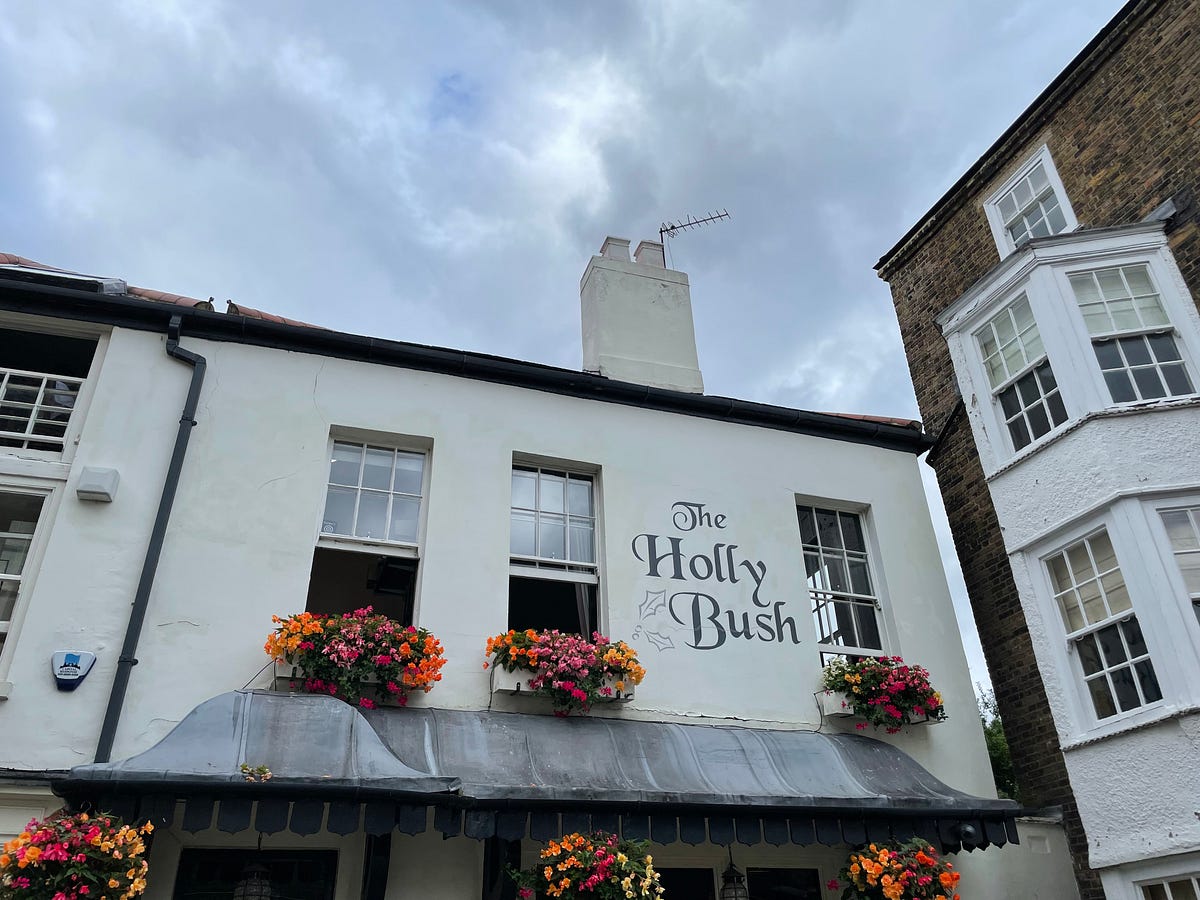 Pub Life. Everytime I’m in the UK, I’m reminded… | by M.G. Siegler | Medium