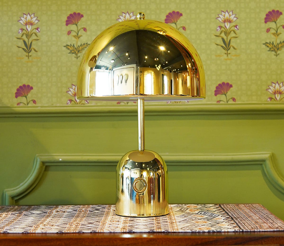 Table Lamp Placement and the shade of the table lamps | by Richatak ...