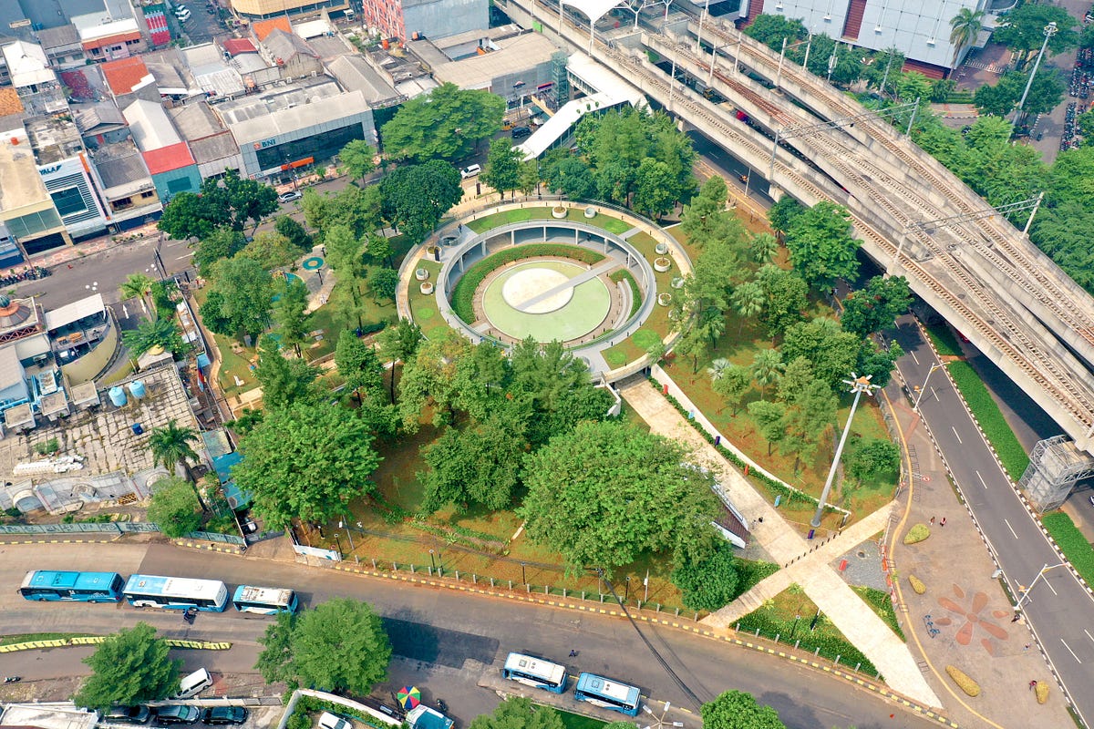 Jatuh Hati kepada Taman Literasi. Kamu yang sering transit di Blok M ...