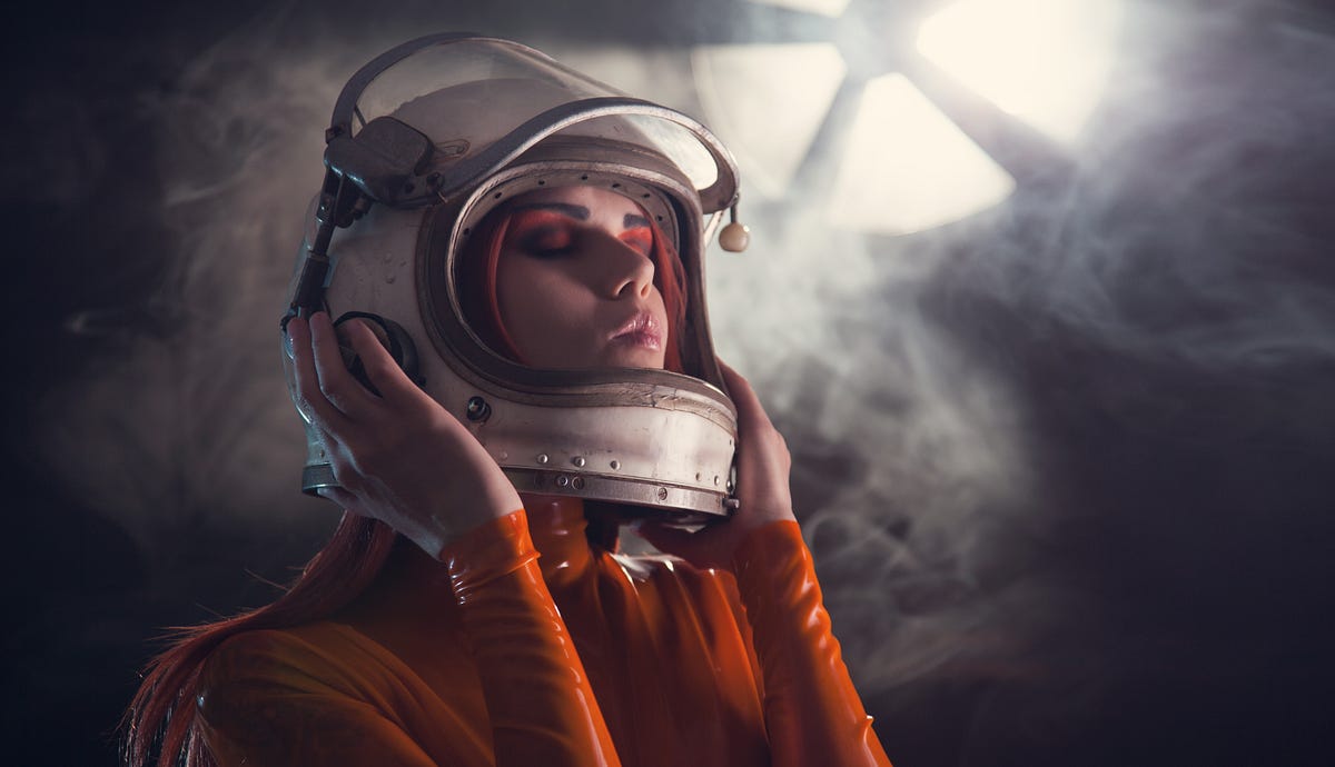Alien Romance: Venturi. Crashlander, Book One | by Annienicholas | Medium