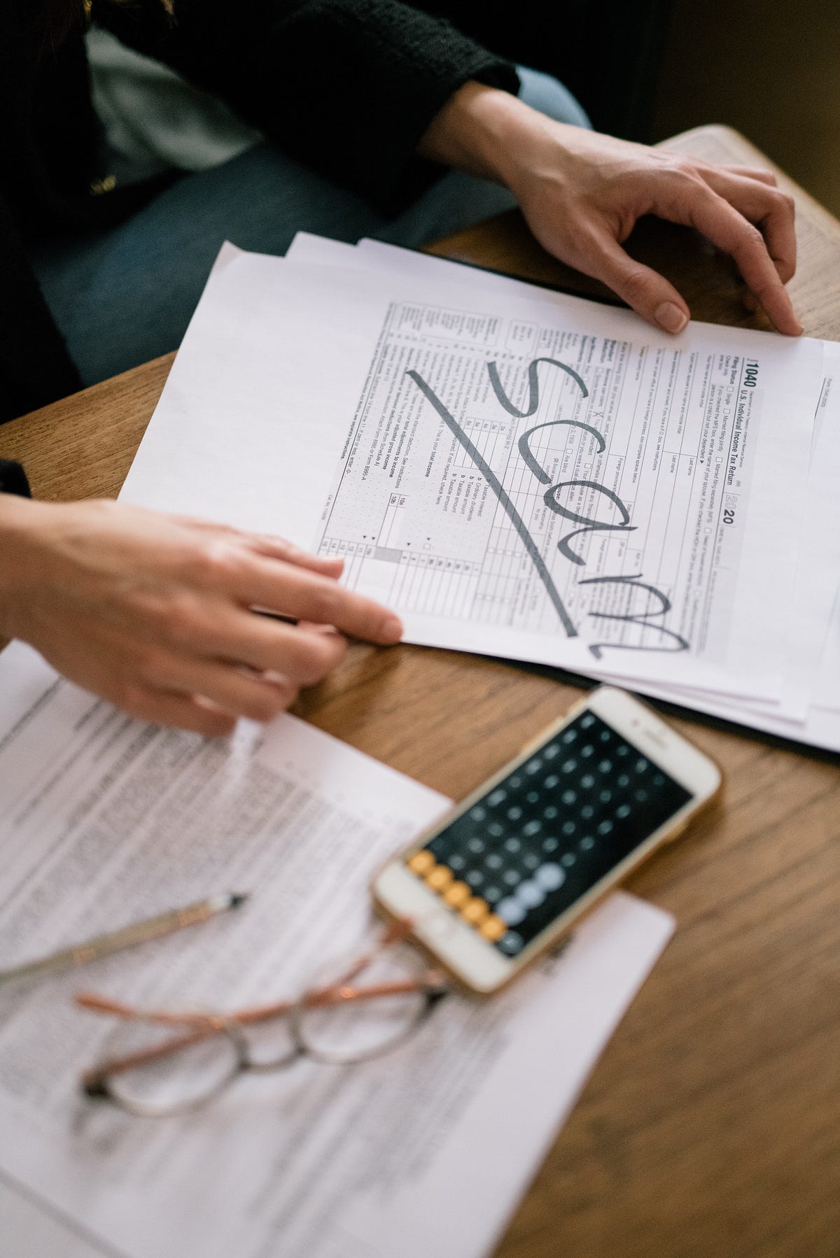 Exploring the Risks: Can Crowdfunding Campaigns Turn into Scams? | by ...