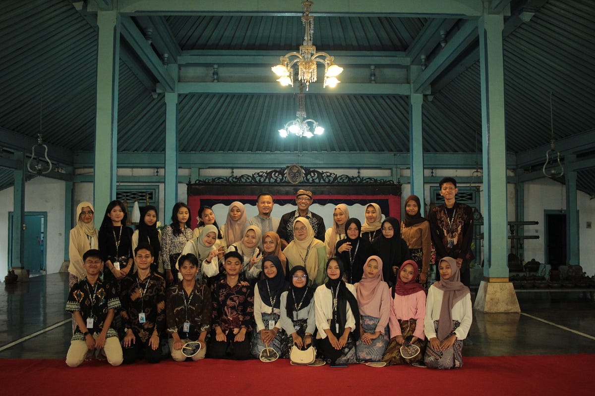 Modul Nusantara #6 : Duduk Bersama Sejarah Diskusi dengan tokoh keturunan Keraton Kasunanan ...