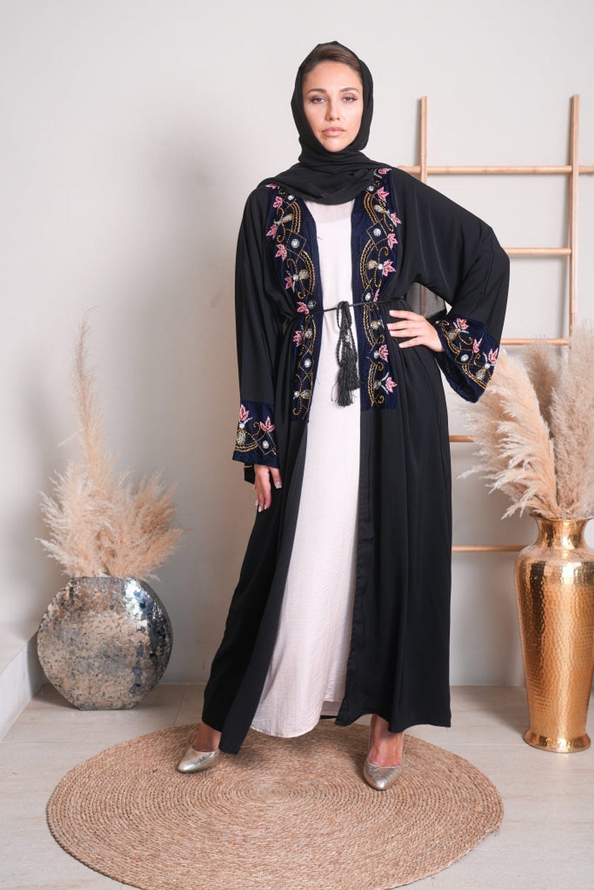 The Evolution of Abaya Fashion: From Traditional Garment to Global ...