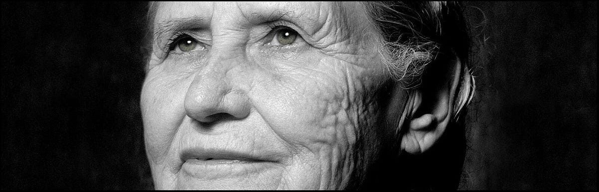 Doris Lessing : « La joie par la science-fiction » | by Nicolas Winter ...