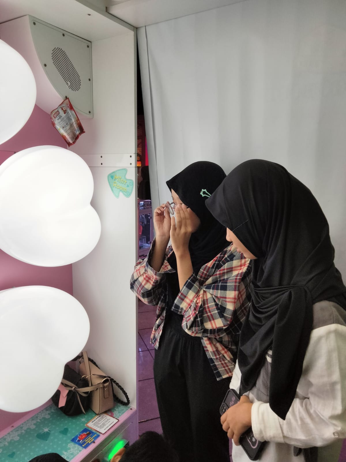 Aiss | by aida | Jun, 2024 | Medium