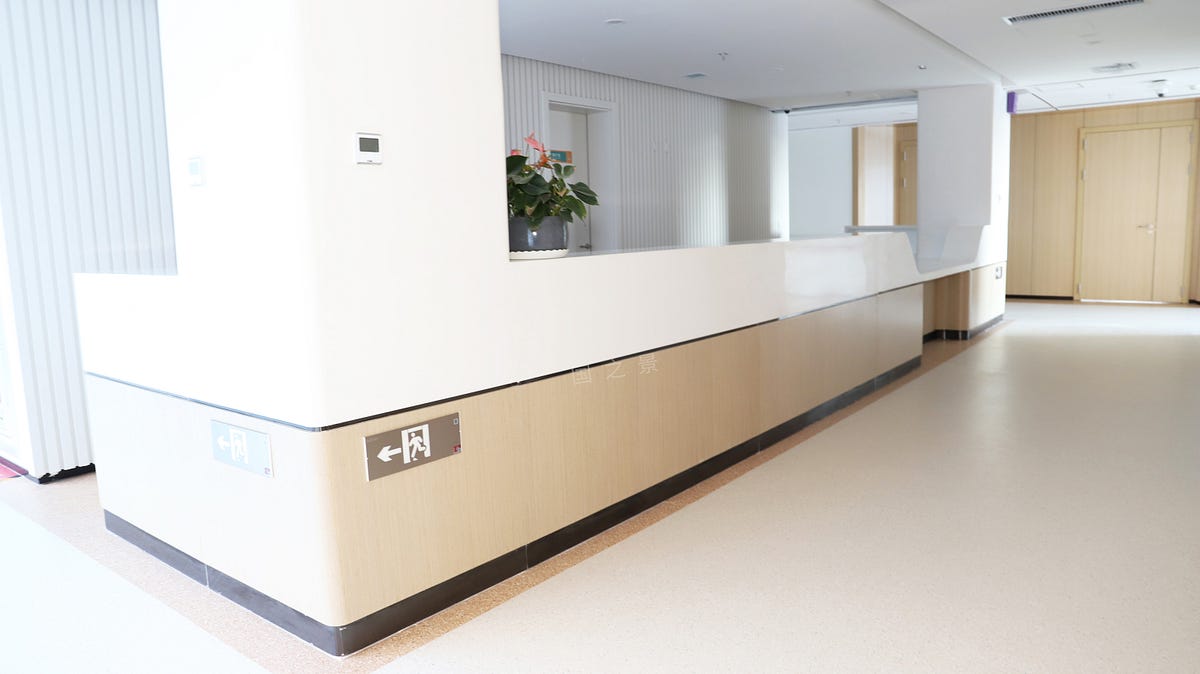 Nurses Station Decor - iGOLDENOF Furniture - Medium