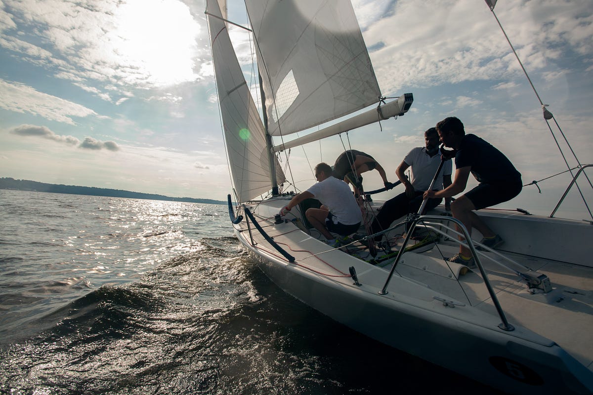 Which types of boats are suitable for beginners in Sailing Lessons ...