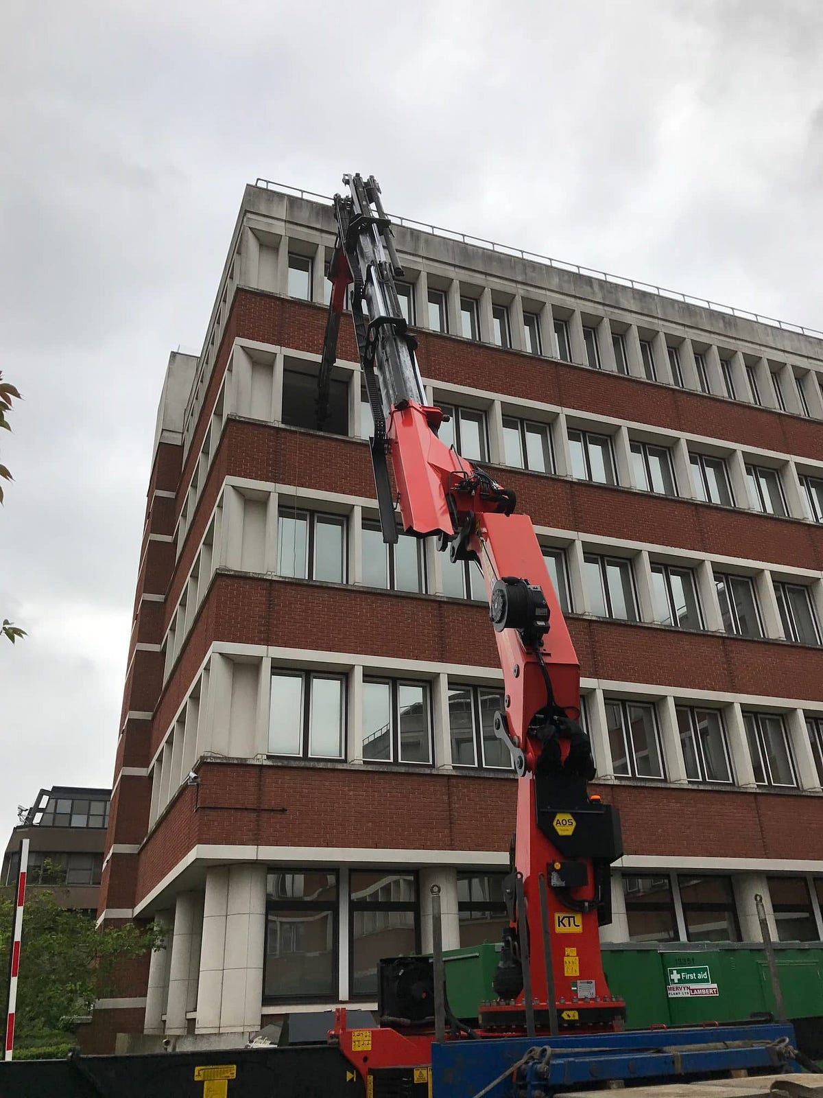 Why Choosing the Right Building Demolition Contractor Matters | by ...