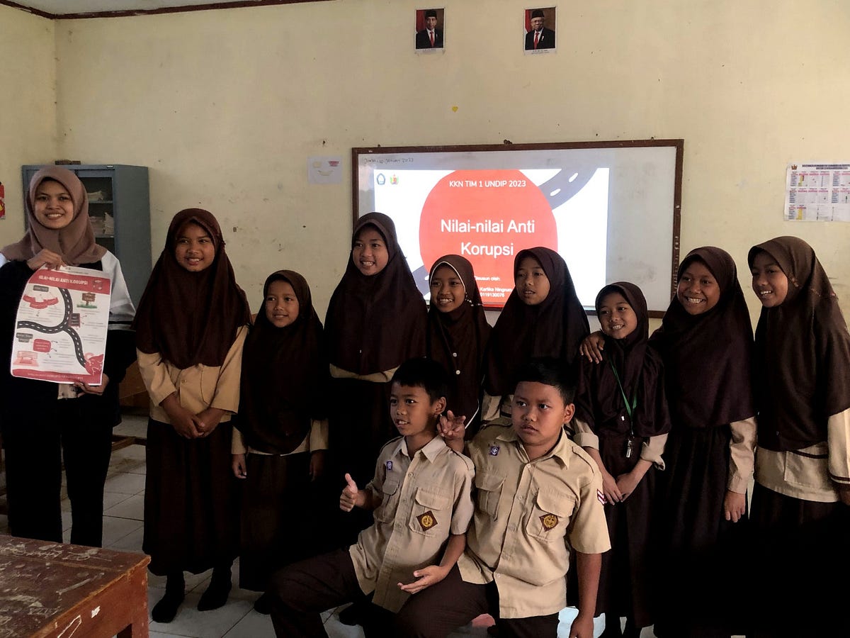 Dukung Semangat Anti Korupsi, Mahasiswa KKN UNDIP Ajarkan Nilai-nilai Anti Korupsi Pada Anak ...