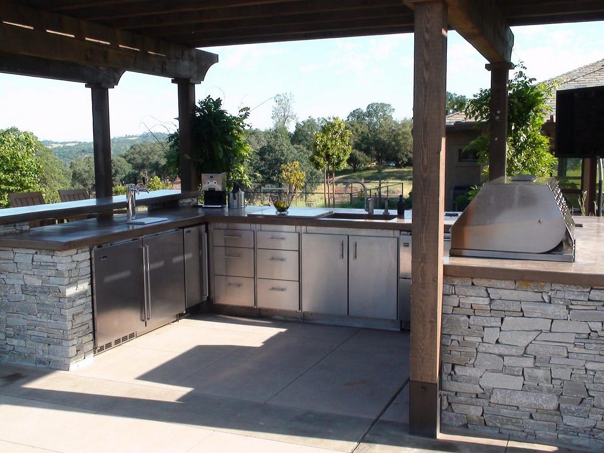 Ready to build the outdoor kitchen of your dreams? - Eco Grizzly - Medium