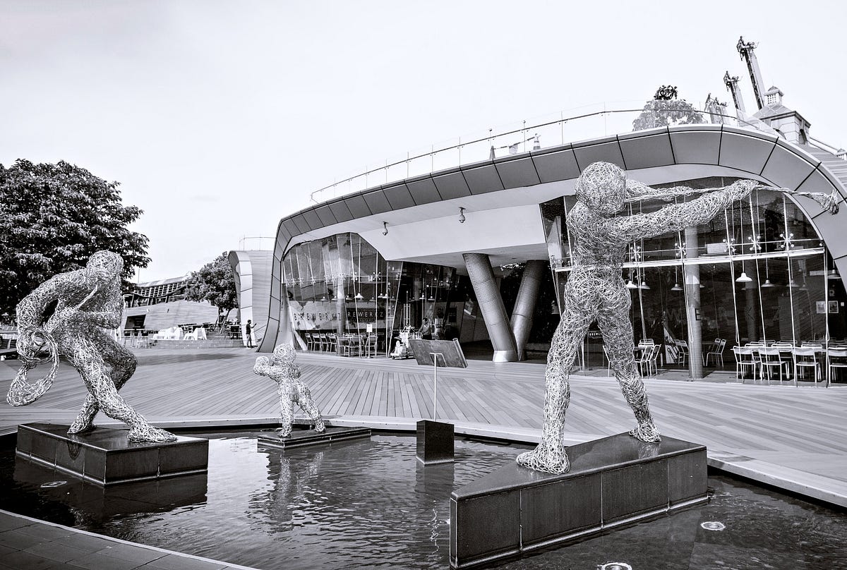 Wire Sculptures on Sentosa Boardwalk - The Daily Cuppa - Medium