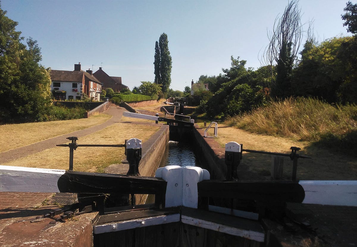 The 16 Locks of Stourbridge. Another sunshine filled walk along a… | by ...
