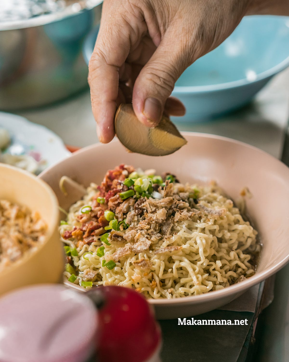 Back to 90’s with Mie Pangsit Apheng Palembang. | by WISELY | Medium