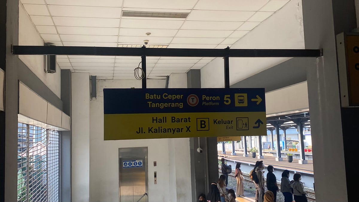 “Kak, bentar lagi sampe stasiun Duri. | by syla | Jun, 2023 | Medium “Kak, bentar lagi sampe stasiun Duri. | by syla | Jun, 2023 | Medium