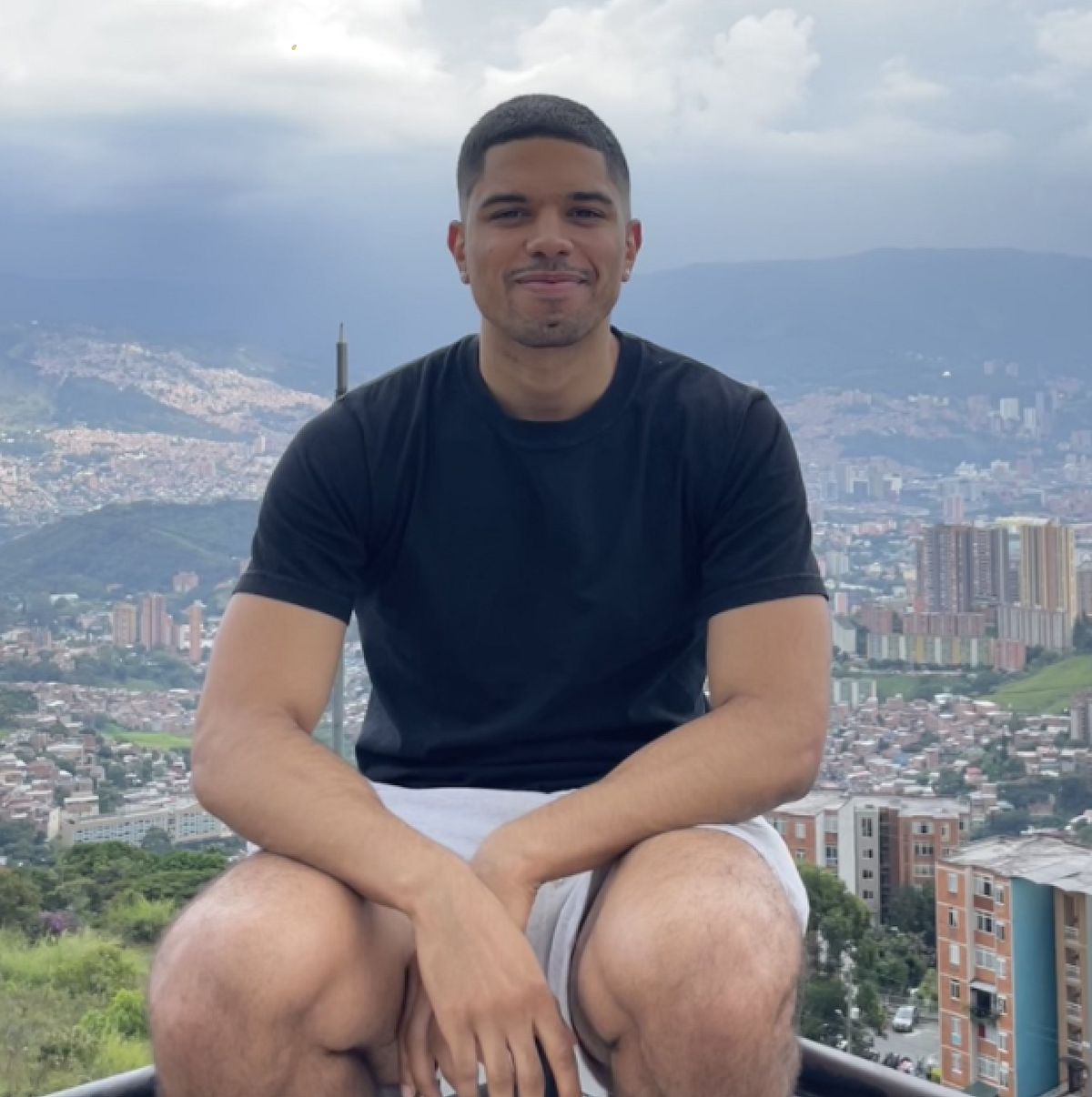 Gen Z Leader: Josh Earle from Outlit | by Pineapple | Pineapple | Medium