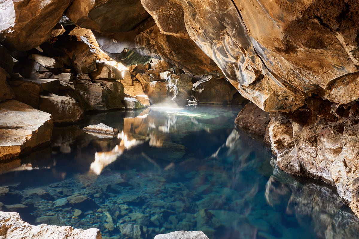 IJsland: vandalenstad Saudárkrokúr en andere belevenissen | by Shibra Grainger | Shibra Grainger