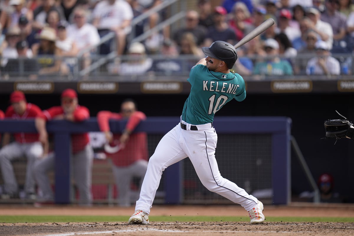 Mariners Use Pair of Big Innings to Beat Reds | by Mariners PR | From ...