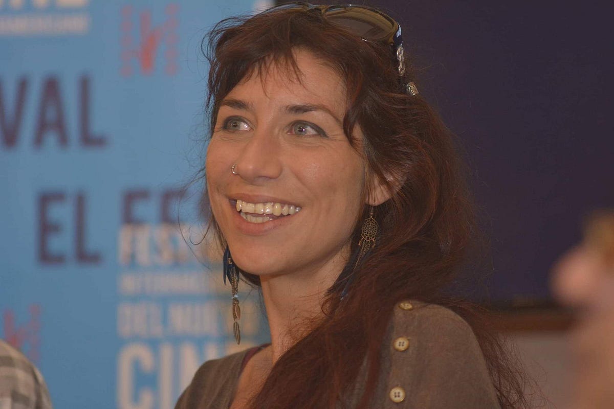 Laura Cazador. Flechada por Cuba y el séptimo arte | by Redacción Alma ...
