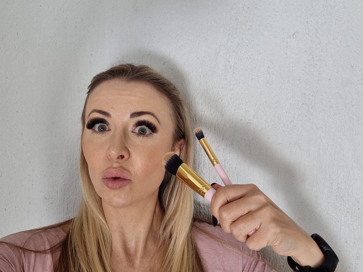 What I Learnt From a Professional Makeup Lesson. | by Louise | Medium