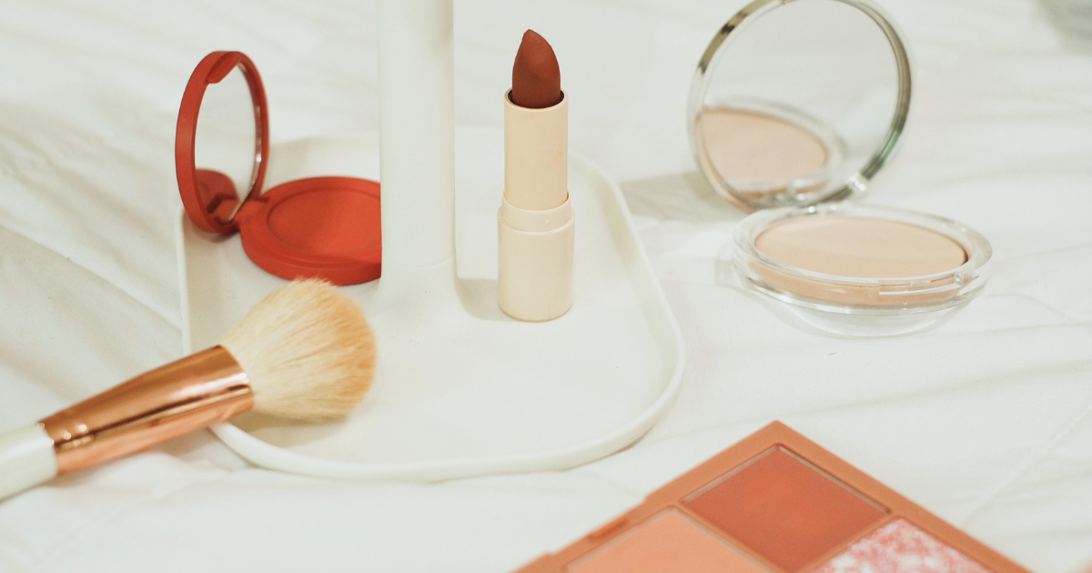 Simplify Your Makeup Routine for a Look That’s Effortlessly Chic | by ...